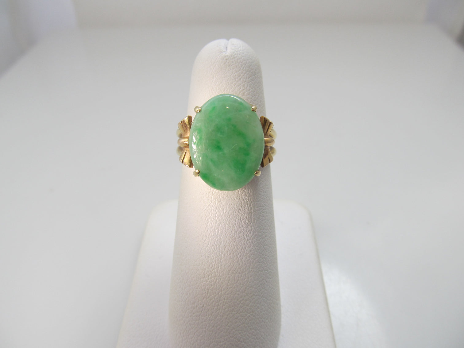 Vintage retro jade ring, 14k rose and yellow gold – Victorious